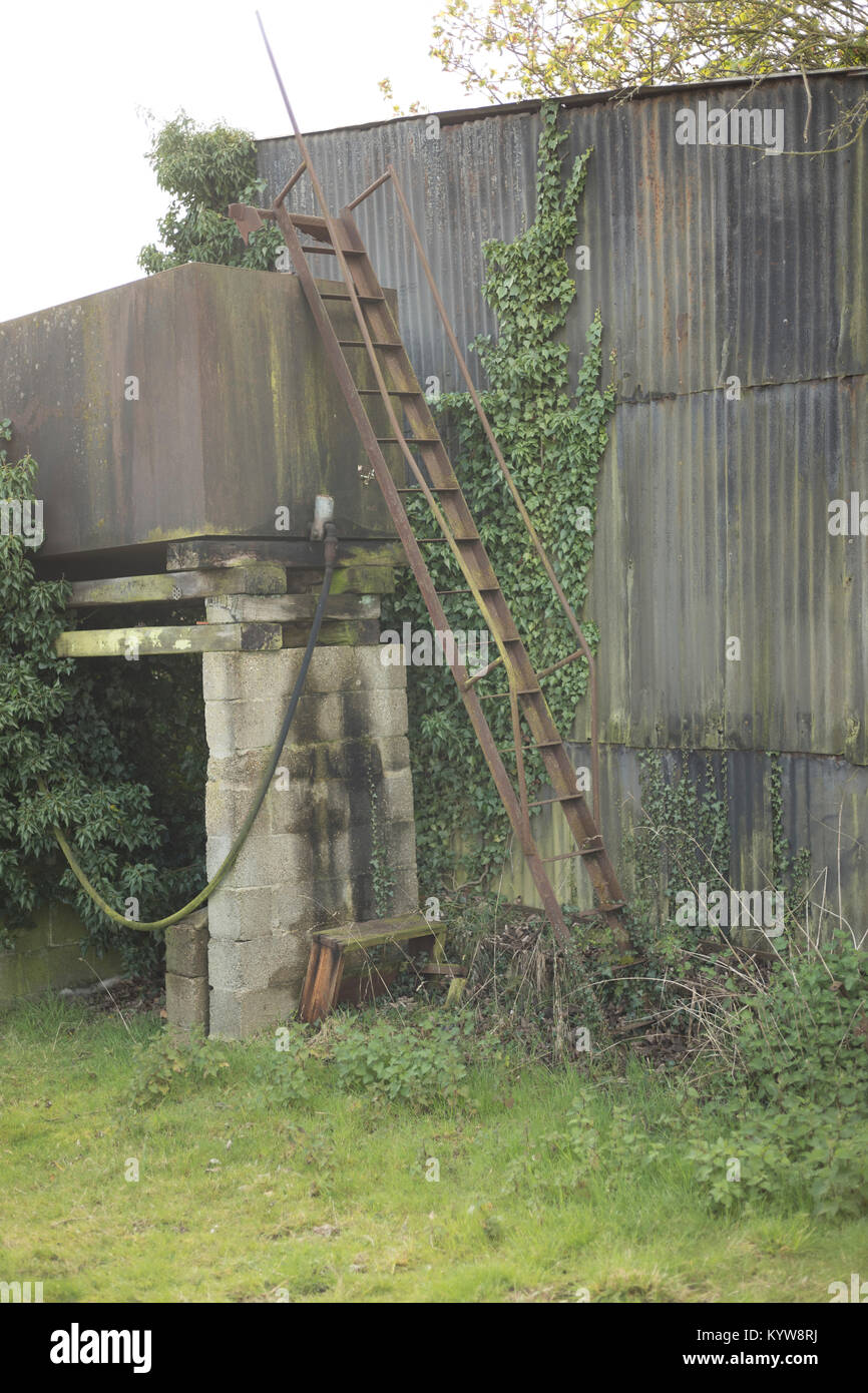 Garbage tank hi-res stock photography and images - Alamy