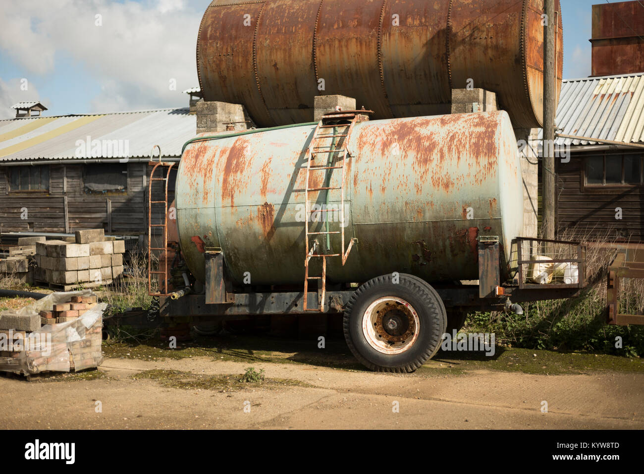 Garbage tank hi-res stock photography and images - Alamy