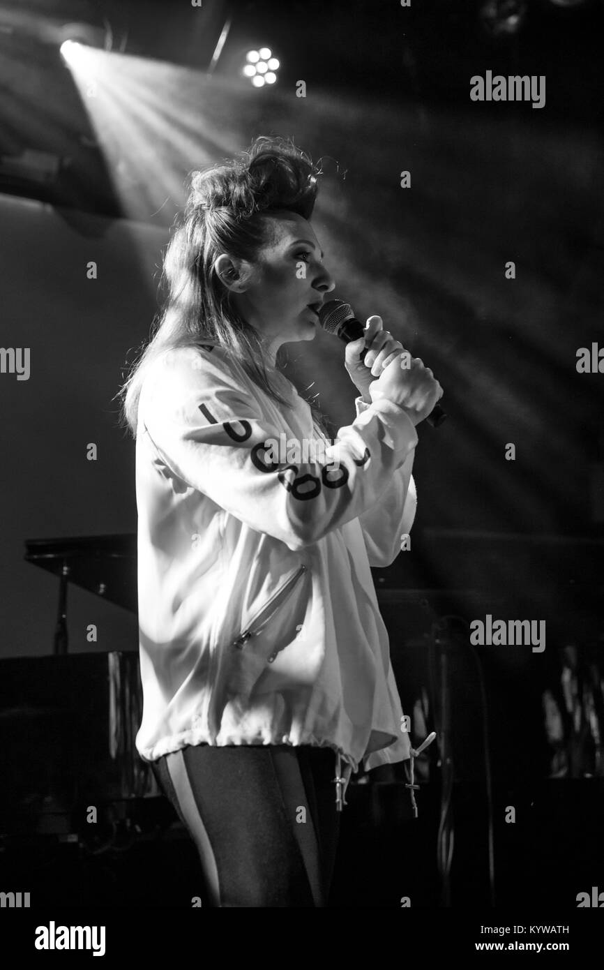 Shara Black and White Stock Photos & Images - Alamy