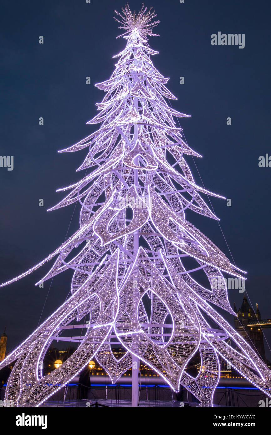 South bank christmas tree hi-res stock photography and images - Alamy