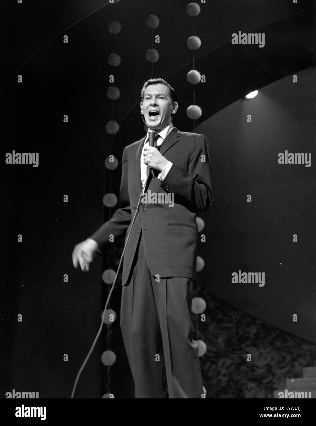 JOHNNIE RAY (1927-1990) American pop singer at the London Palladium in ...