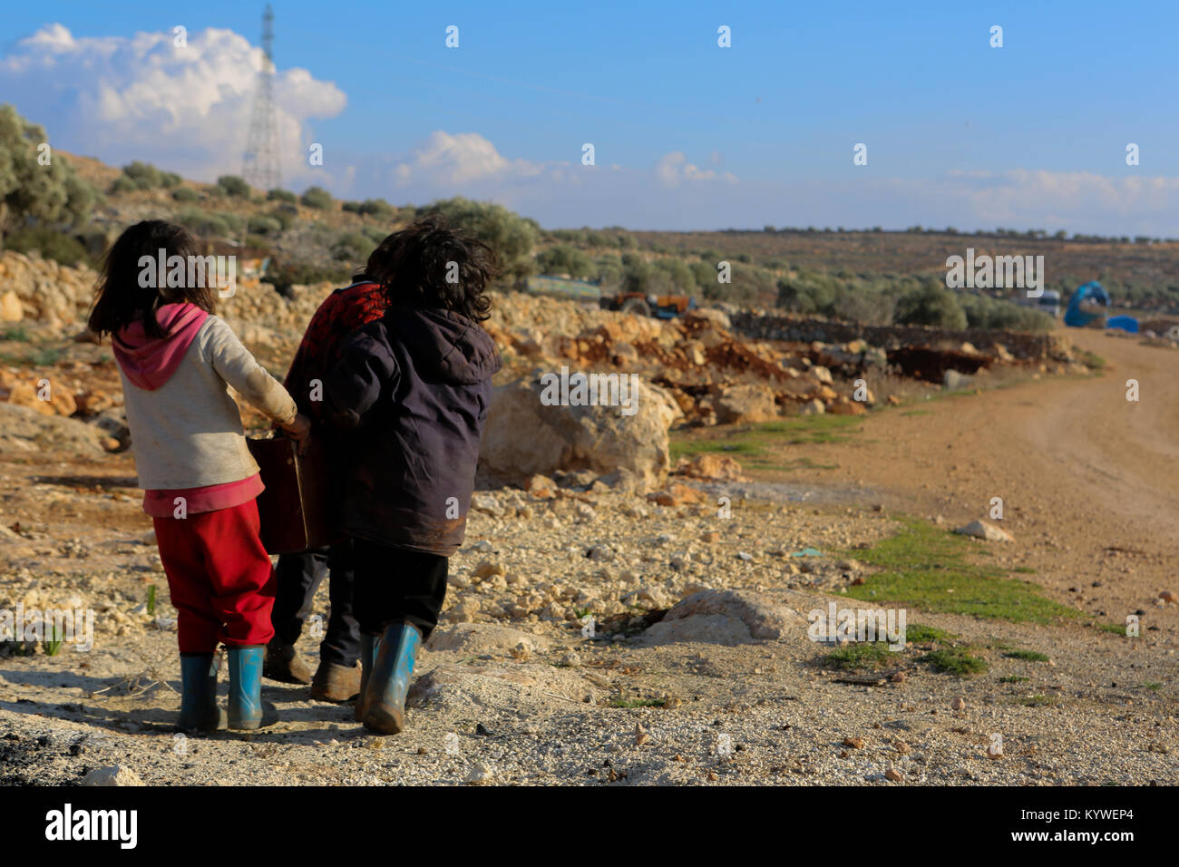 Internally displaced children in Syria.Internally displaced children ...