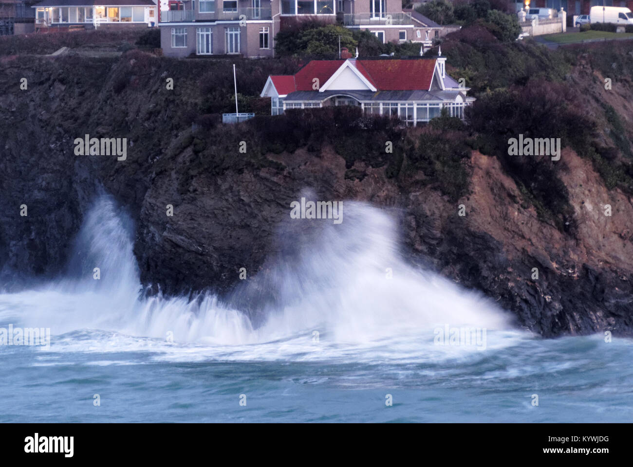 6 metre waves storm hi-res stock photography and images - Alamy