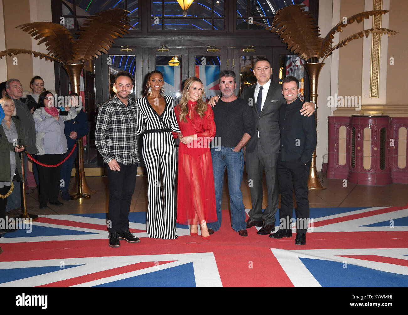 David walliams and simon cowell hi-res stock photography and images - Alamy