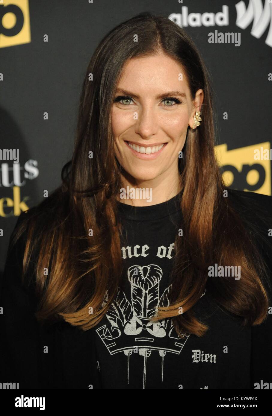 Sarah levy schitt's creek hi-res stock photography and images - Alamy