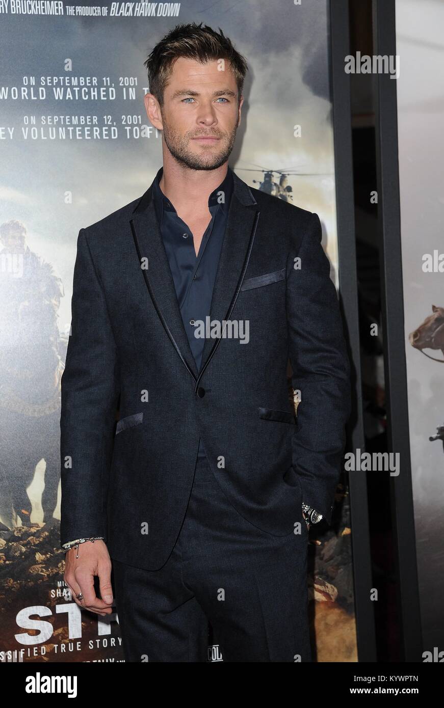 12 strong chris hemsworth hi-res stock photography and images - Alamy