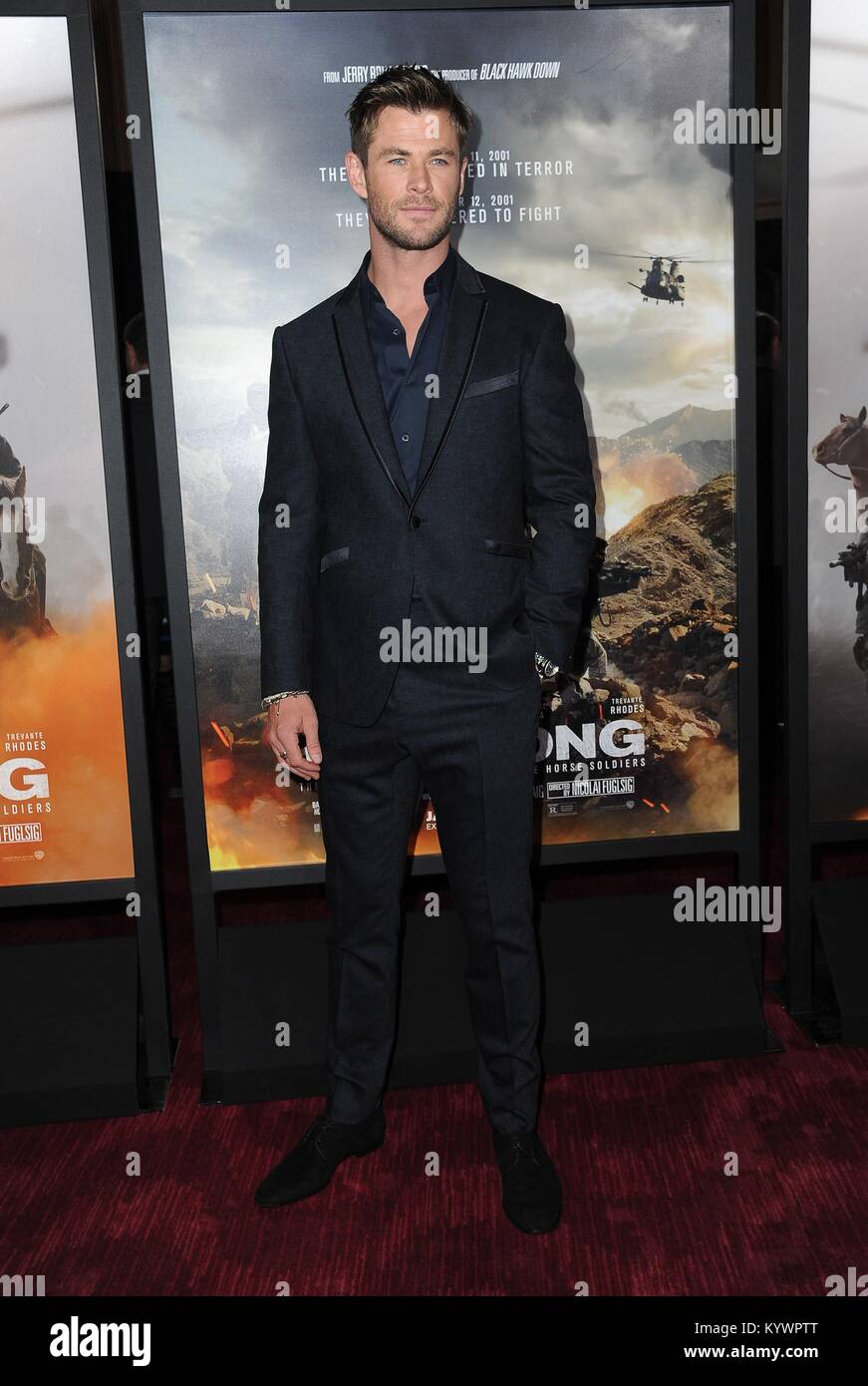 12 strong chris hemsworth hi-res stock photography and images - Alamy