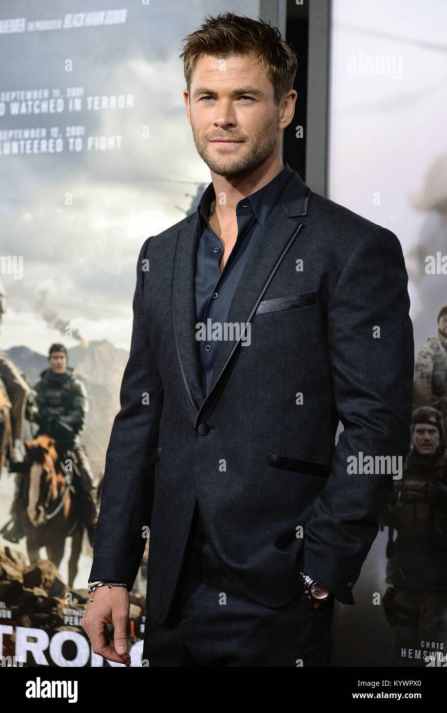 12 strong chris hemsworth hi-res stock photography and images - Alamy