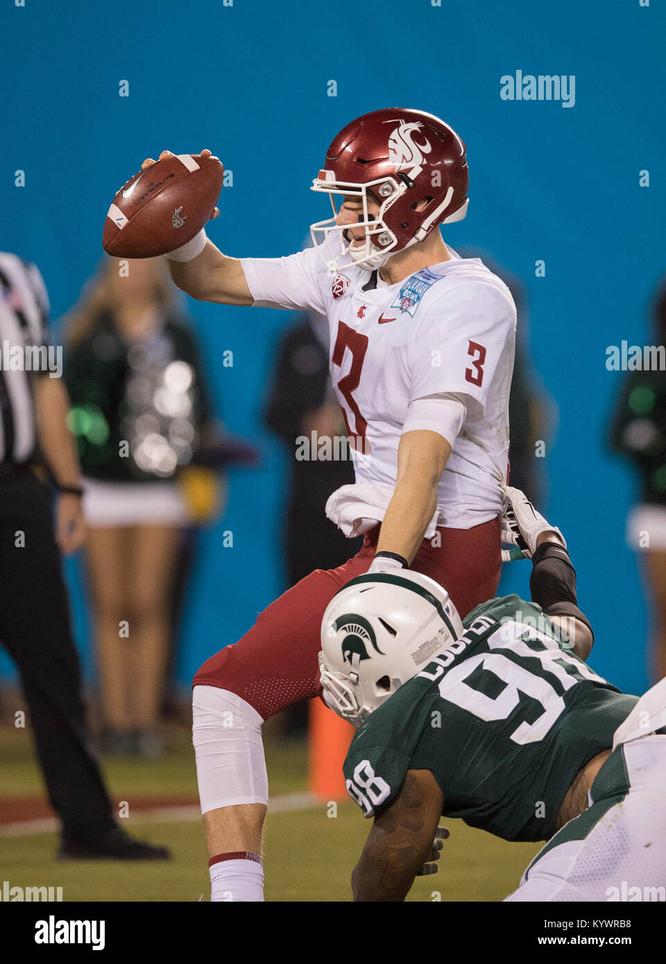 San Diego, CA. 28th Dec, 2017. Washington State quarterback (3) Tyler ...