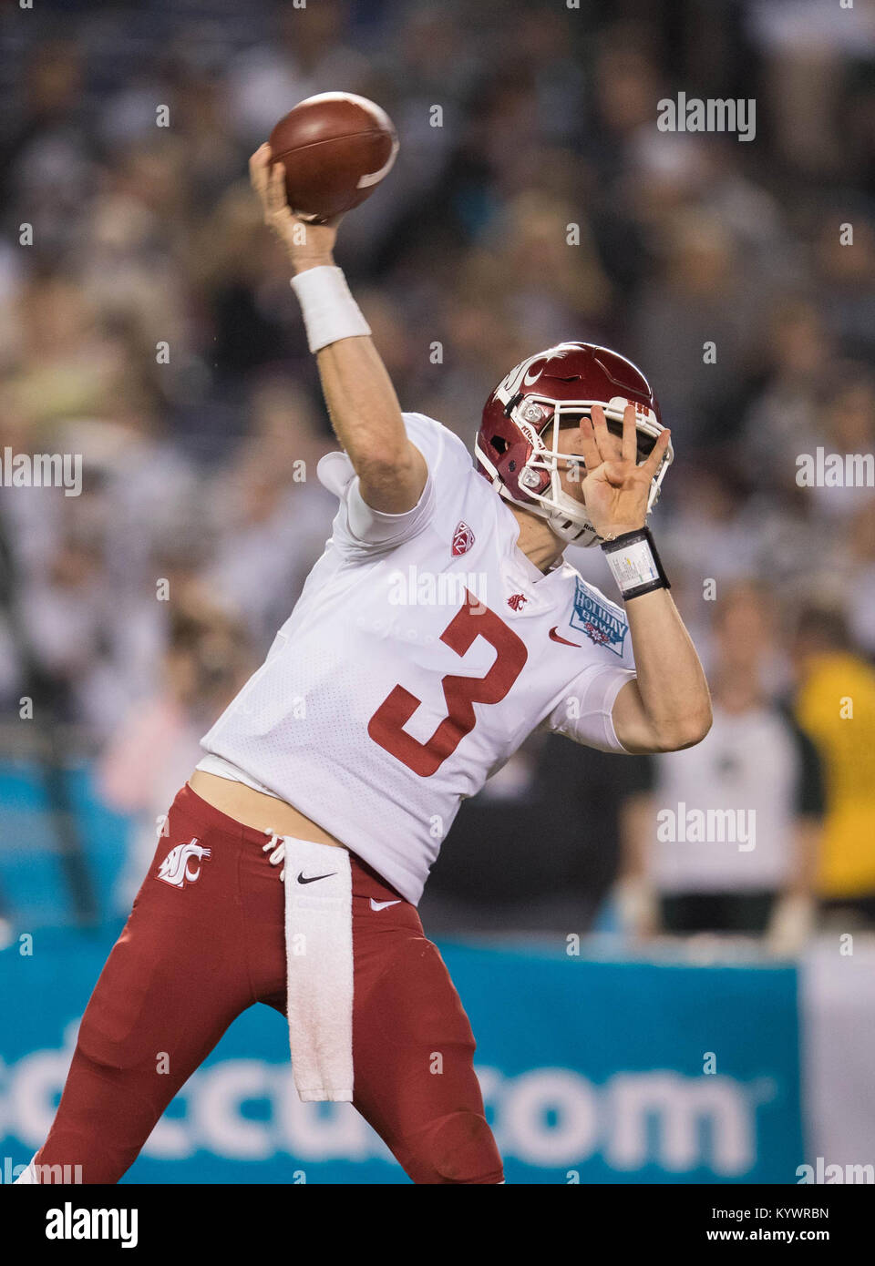 San Diego, CA. 28th Dec, 2017. Washington State quarterback (3) Tyler ...