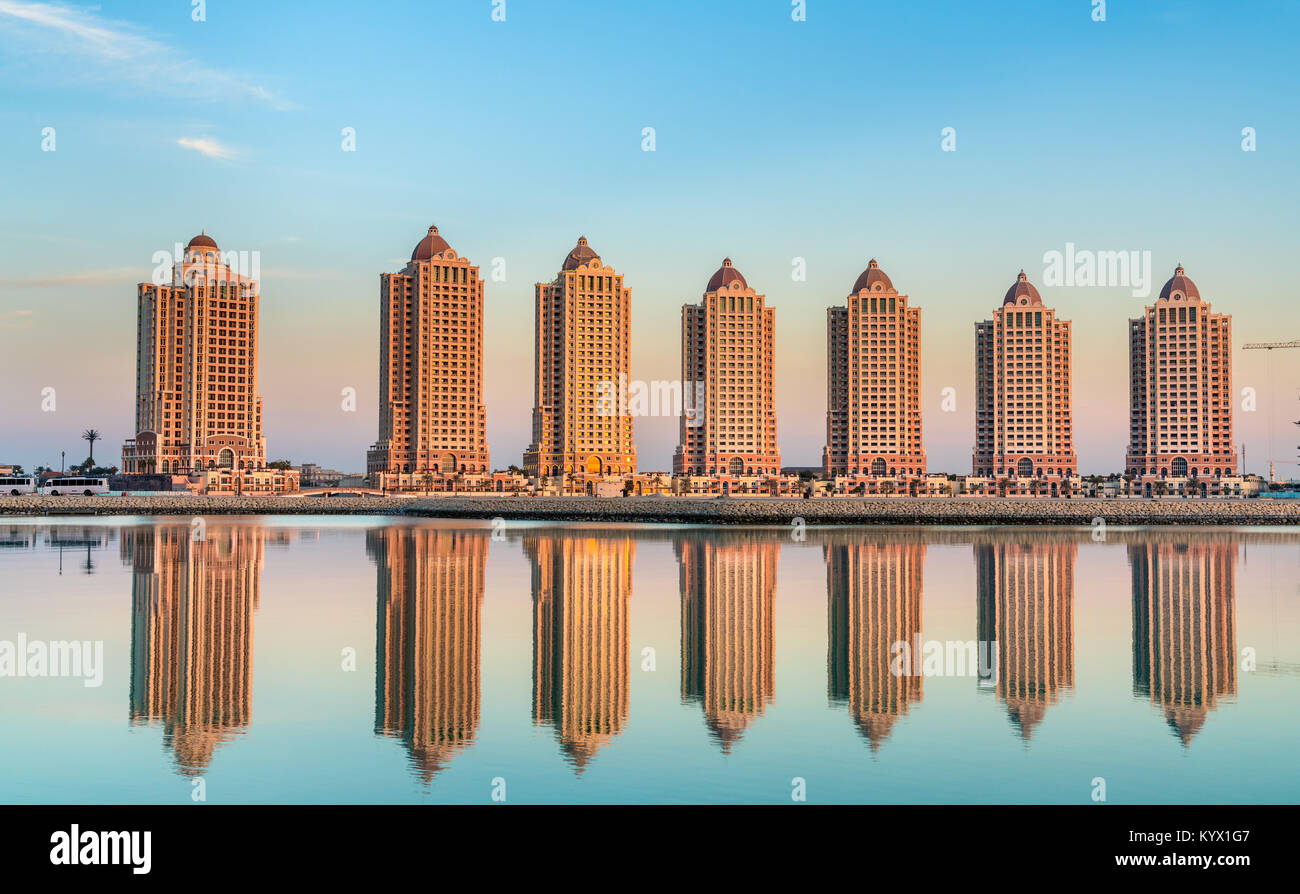 Doha qatar marina hi-res stock photography and images - Alamy