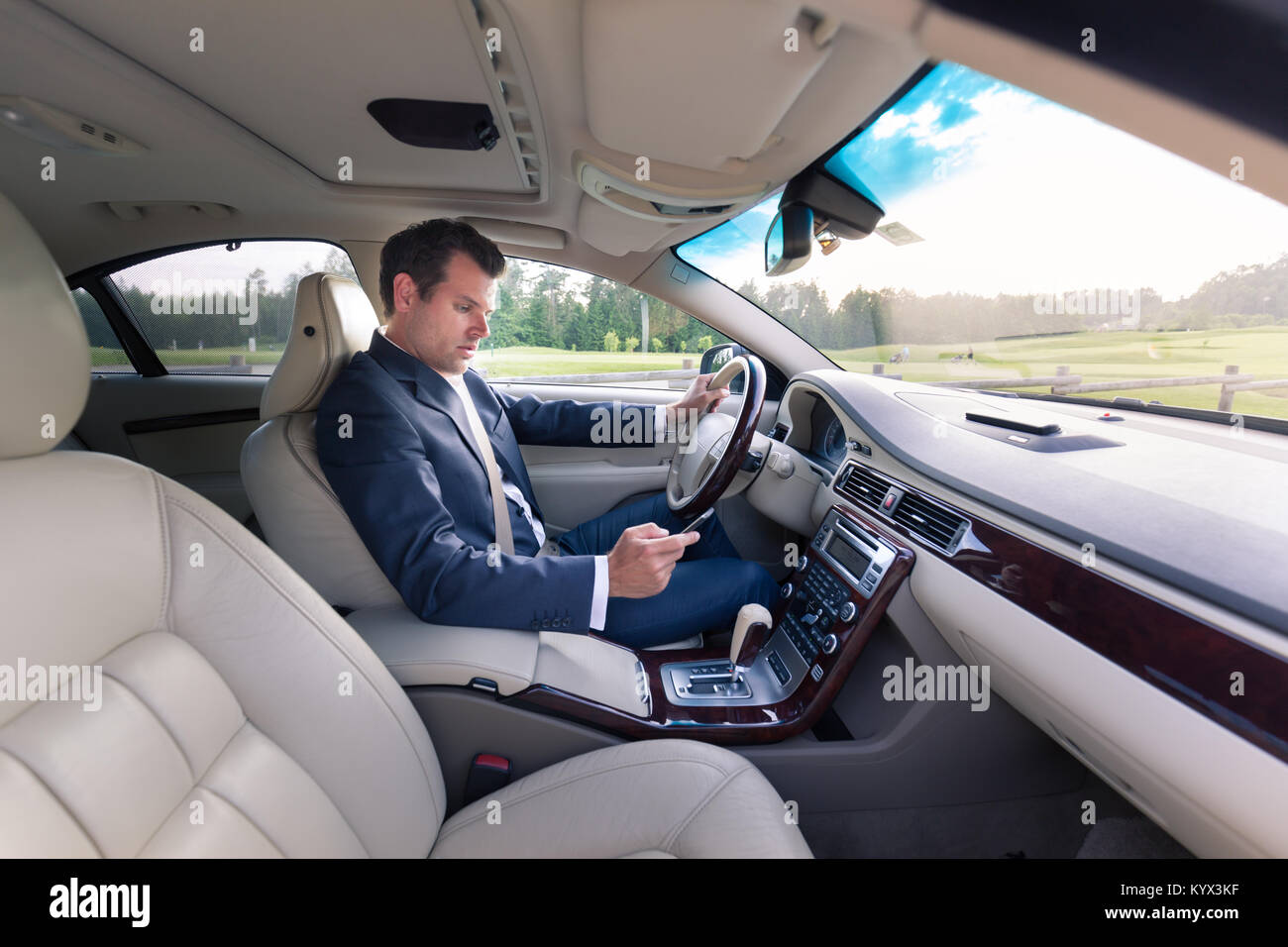 Paying attention while driving hi-res stock photography and images - Alamy