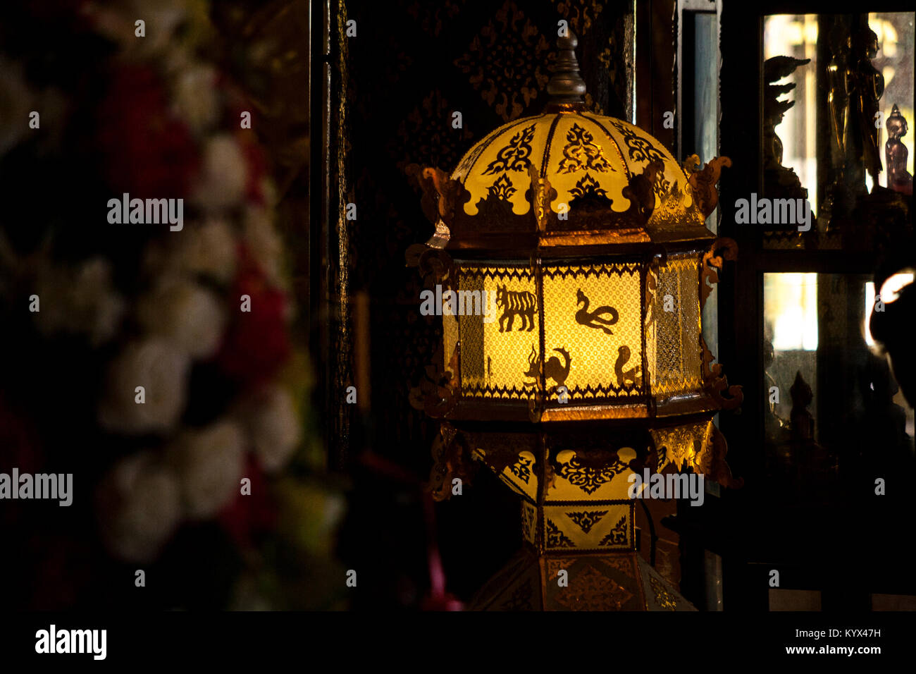 Paper Lanterns , Spinning lanterns / Decoration of the temple or home ...