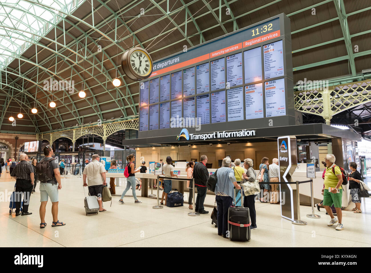 Interior of Grand Concourse with large vaulted roof, Central Station ...