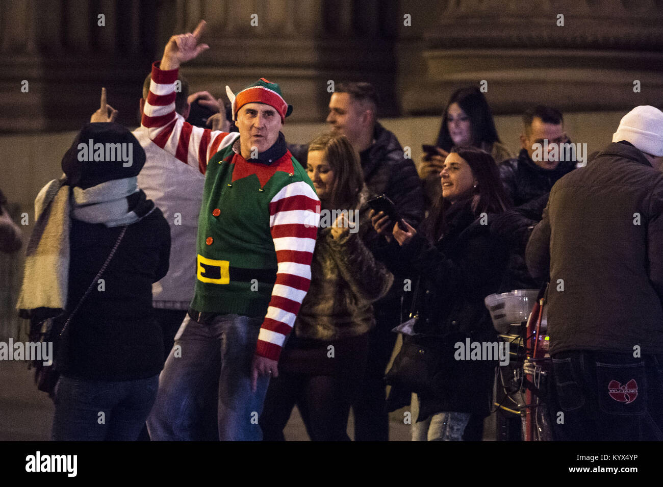 Christmas Revellers party in Glasgow city centre as many have office ...