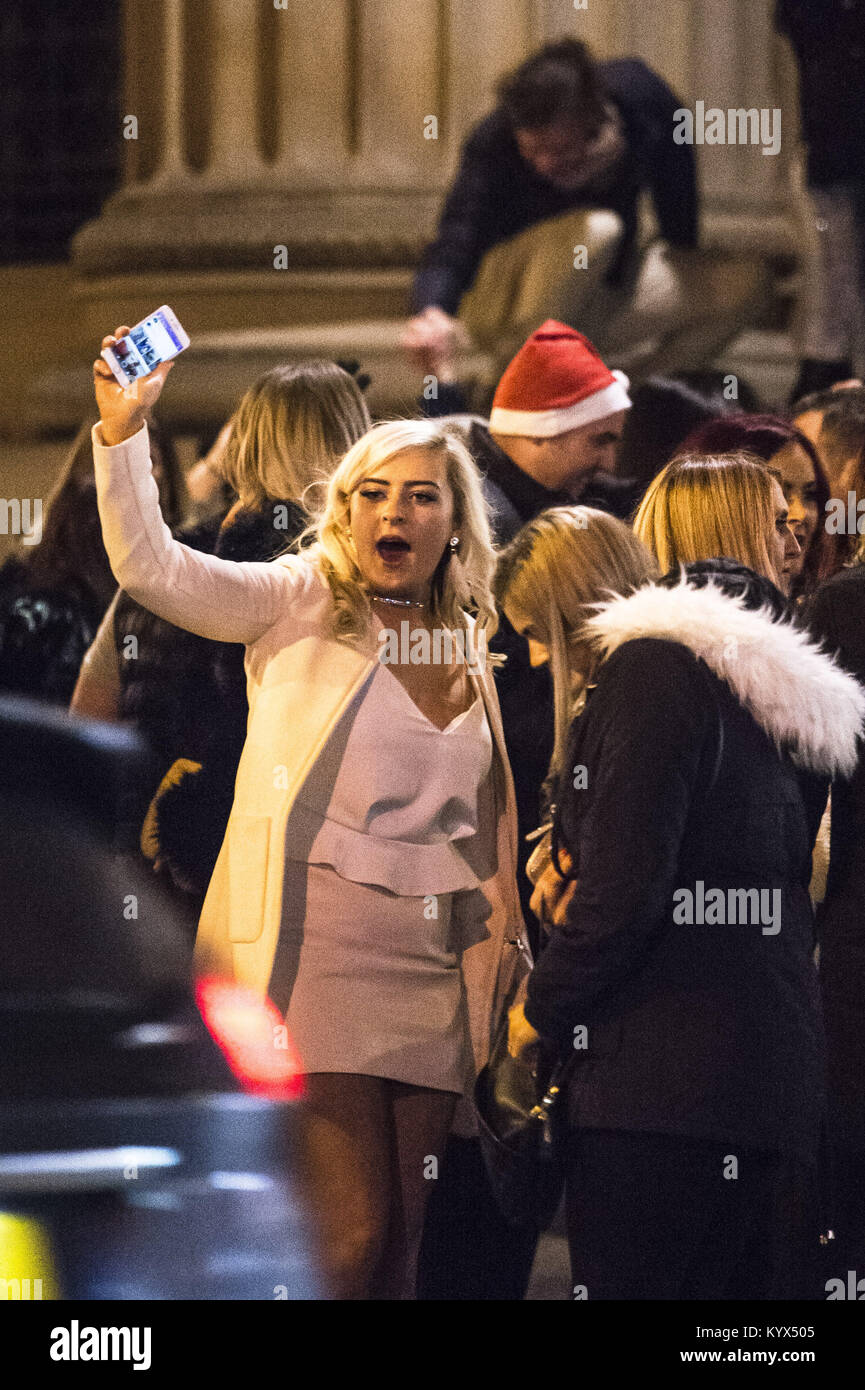 Christmas Revellers party in Glasgow city centre as many have office ...