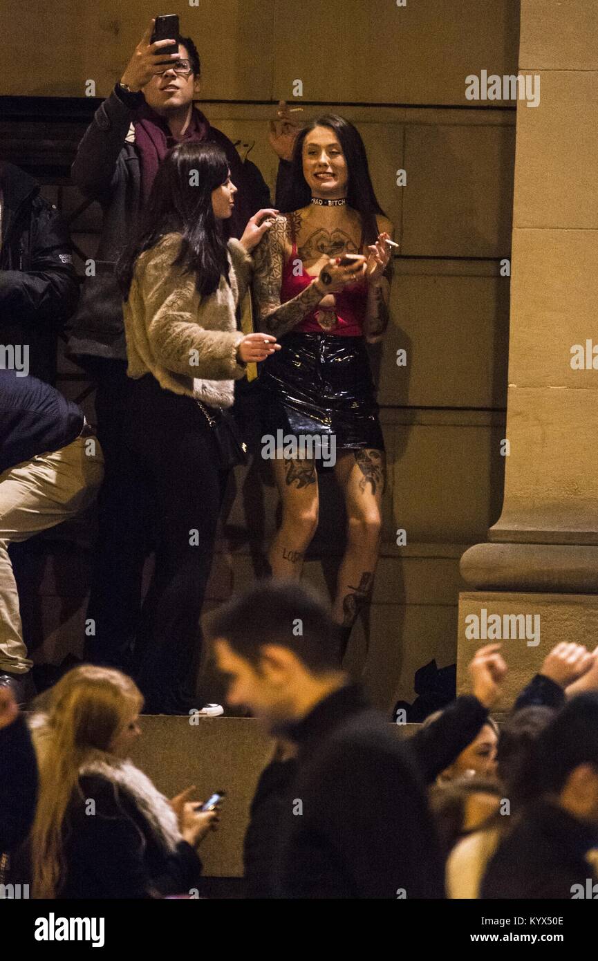 Christmas Revellers party in Glasgow city centre as many have office ...