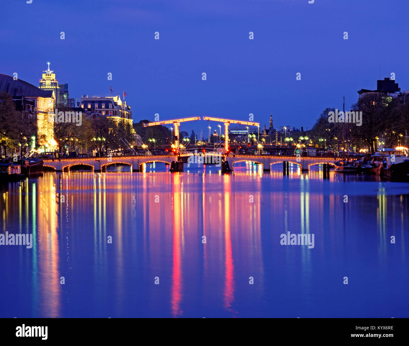 Skinny (Magere Brug) Bridge over the River Amstel, Amsterdam, Holland ...
