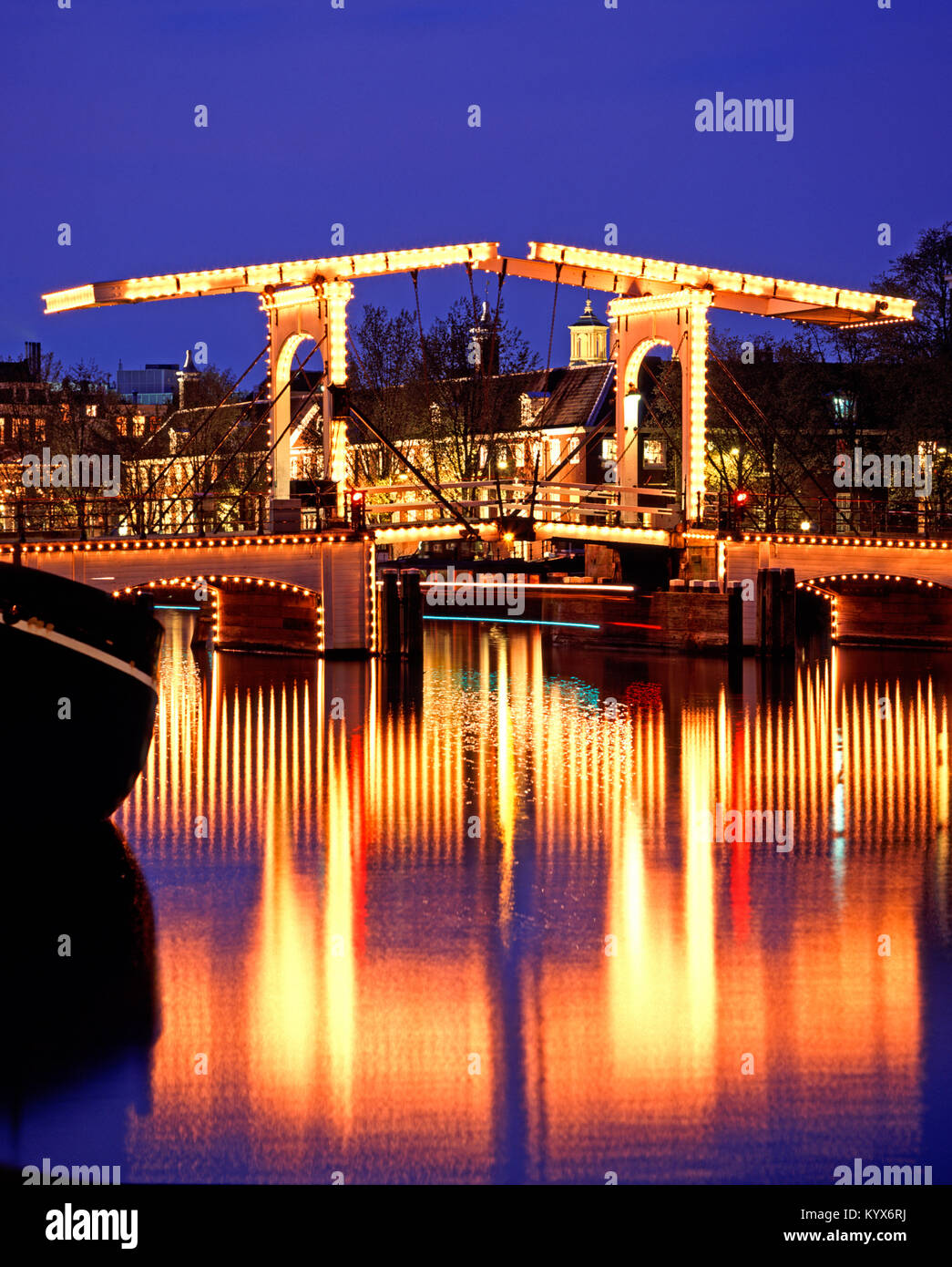 Skinny (Magere Brug) Bridge over the River Amstel, Amsterdam, Holland ...