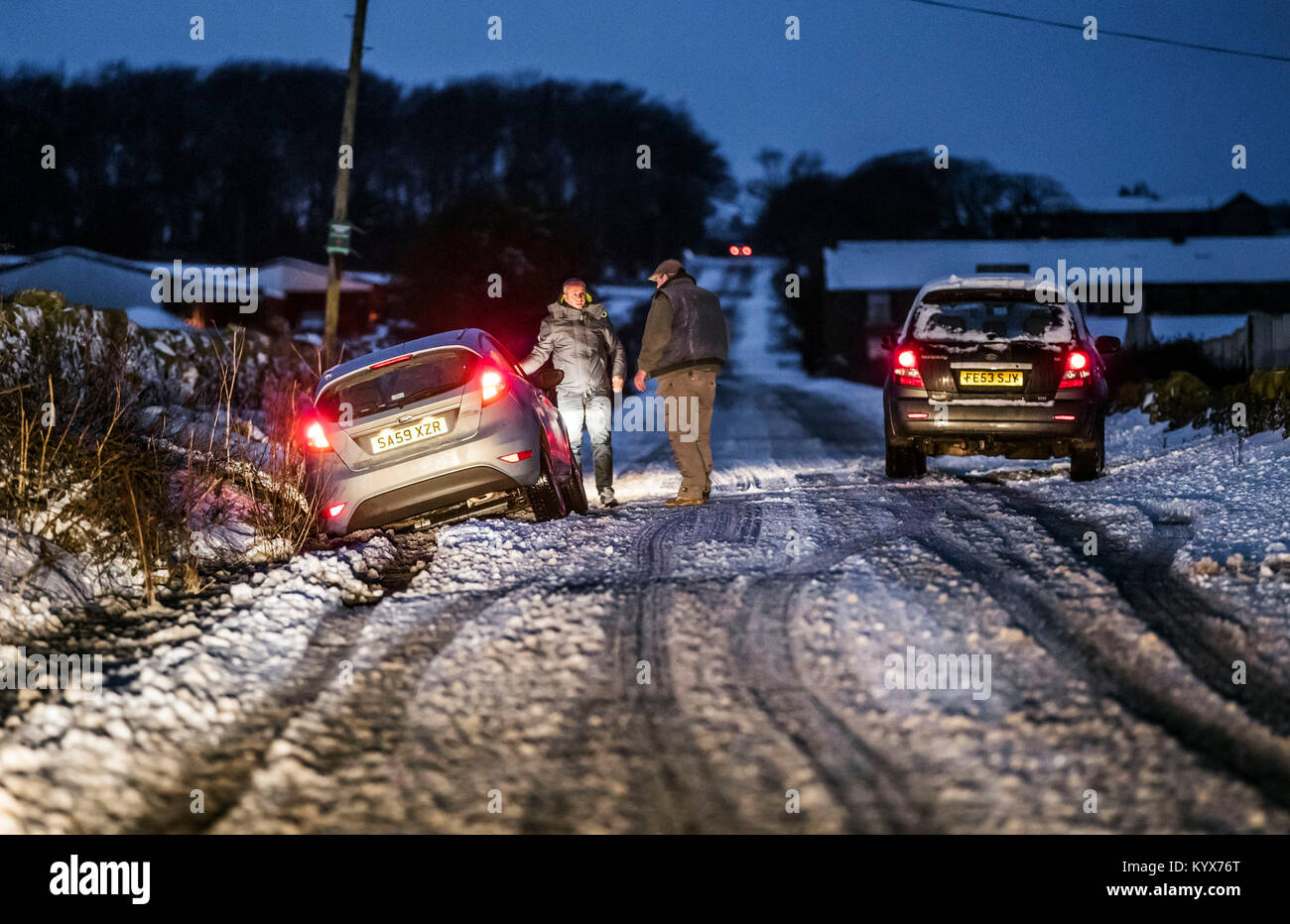 A car in snowy conditions near Snowden Hill in Sheffield, South ...