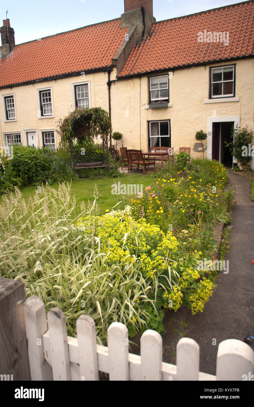 Cottage garden, Staindrop, County Durham Stock Photo - Alamy