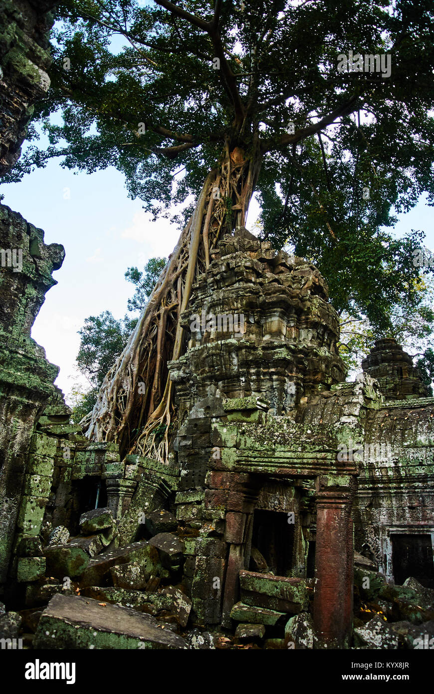 Historic building in Angkor wat Thom Cambodia Stock Photo - Alamy