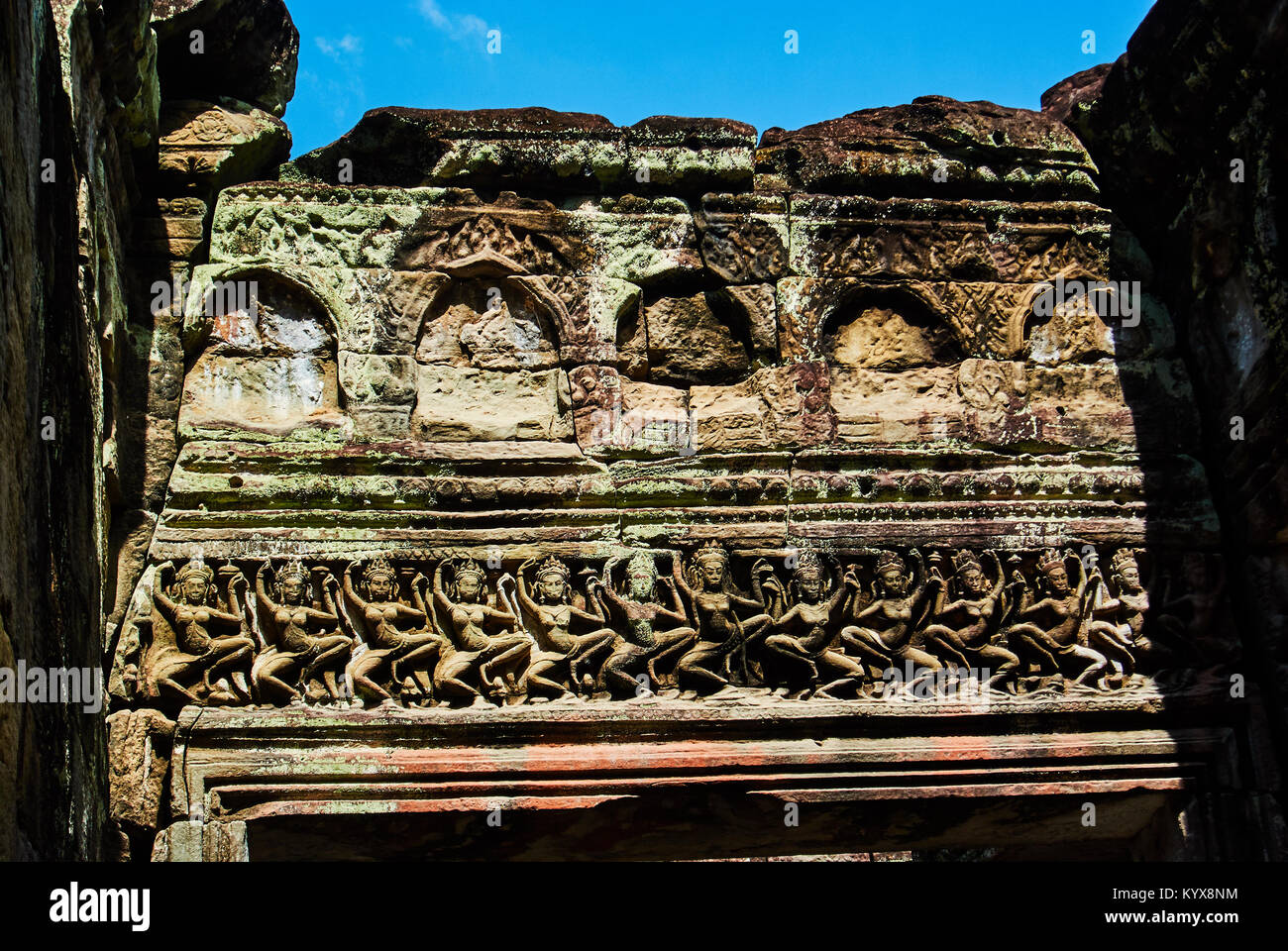 Angkor building hi-res stock photography and images - Alamy