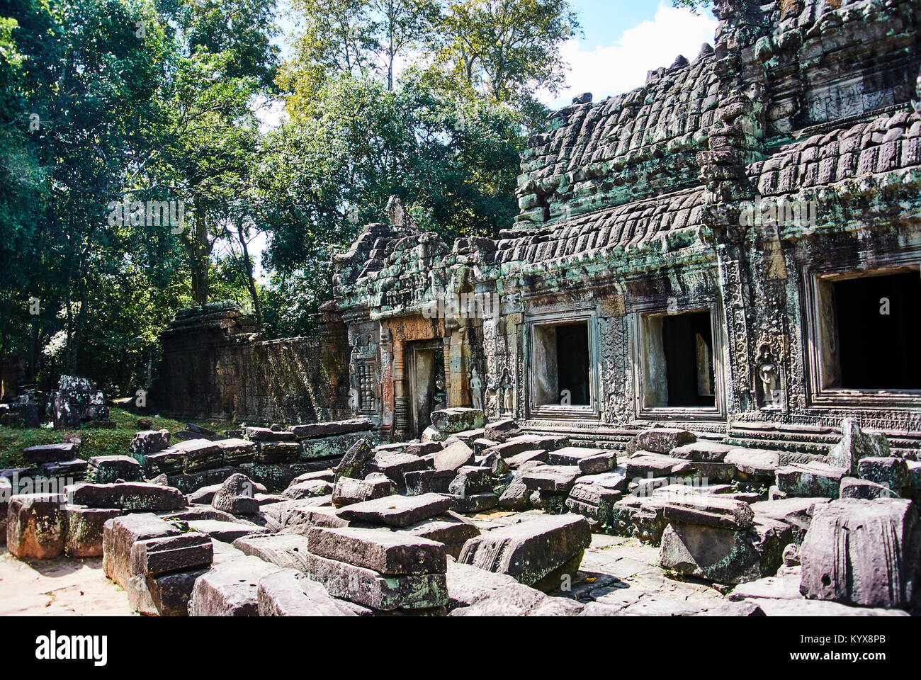 Historic building in Angkor wat Thom Cambodia Stock Photo - Alamy