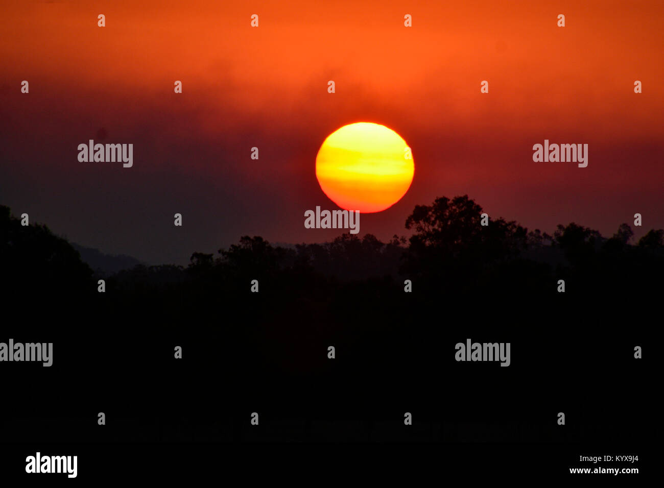 AUSTRALIAN OUTBACK SUNSET Stock Photo - Alamy