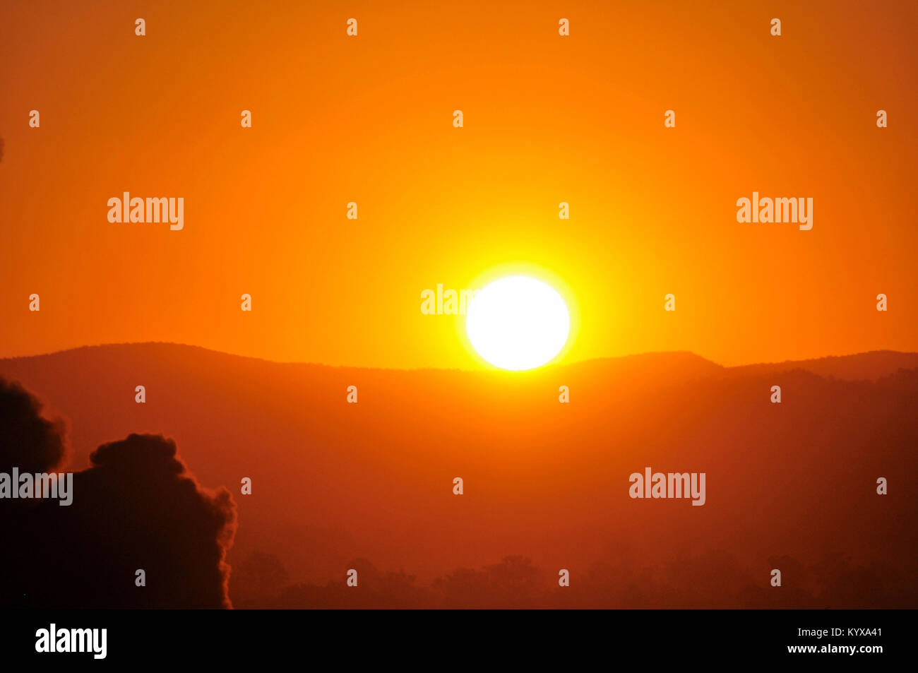 AUSTRALIAN OUTBACK SUNSET Stock Photo - Alamy