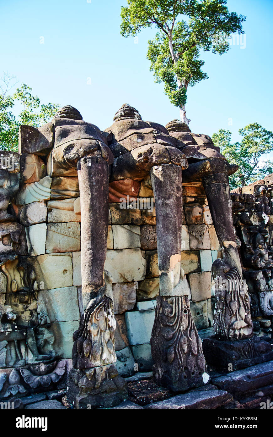 Historic building in Angkor wat Thom Cambodia Stock Photo - Alamy