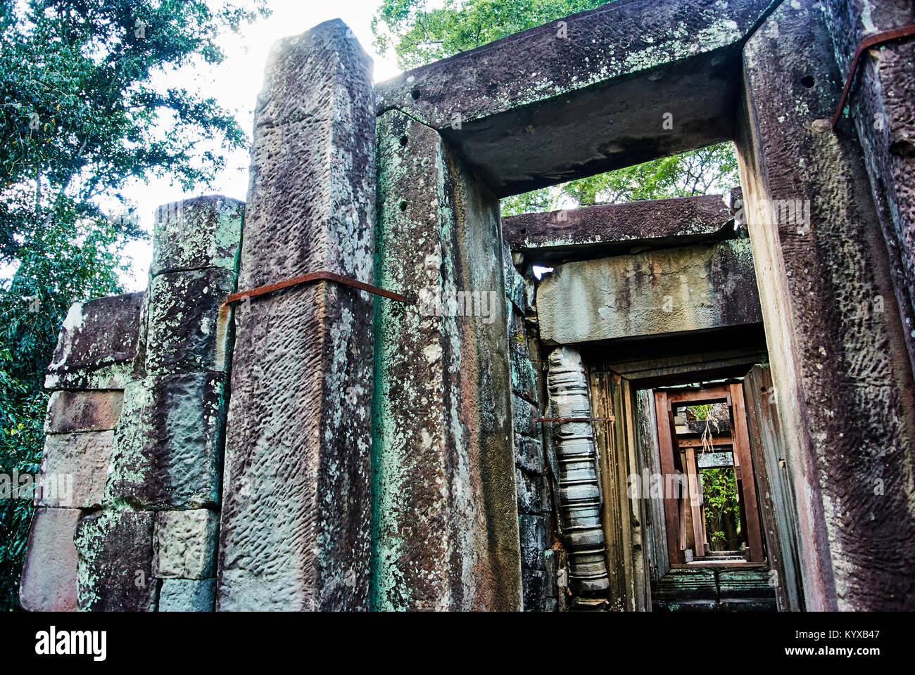 Historic building in Angkor wat Thom Cambodia Stock Photo - Alamy