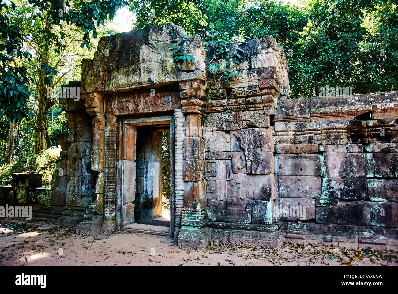Historic building in Angkor wat Thom Cambodia Stock Photo - Alamy