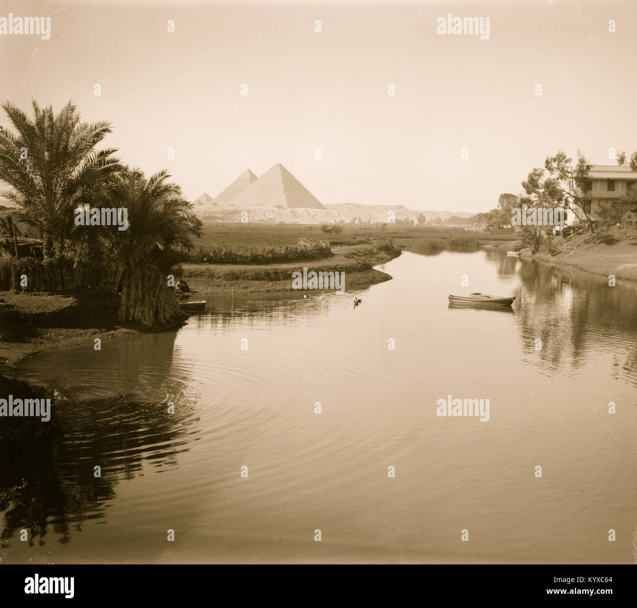 Nile egypt pyramids hi-res stock photography and images - Alamy