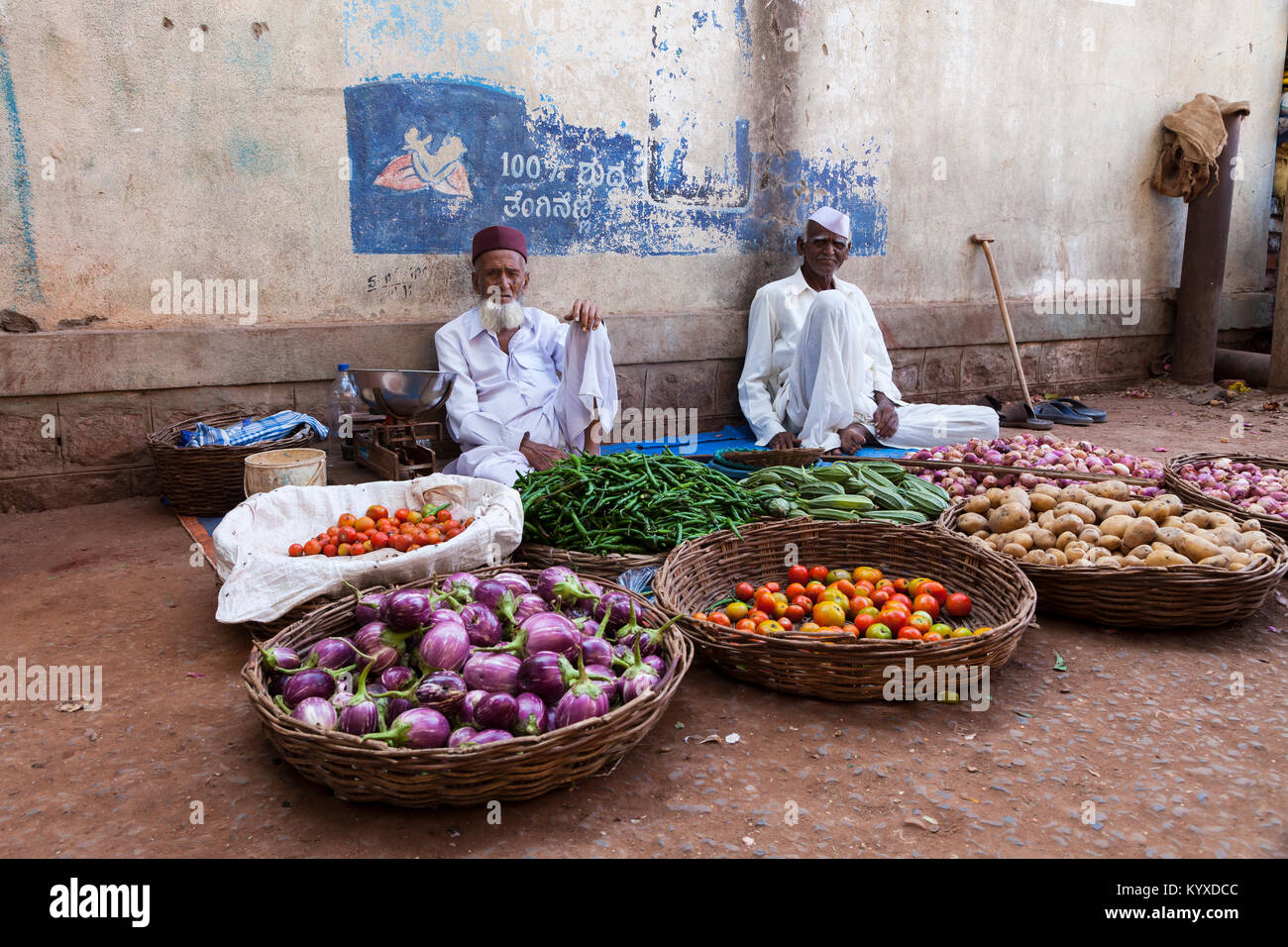 Indian red carrots indian market hi-res stock photography and images ...