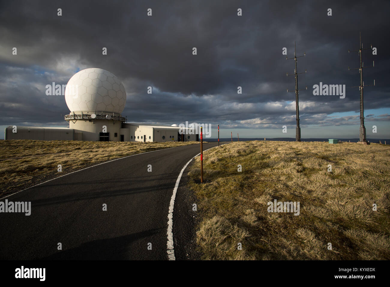 Nats air traffic control radar hi-res stock photography and images - Alamy