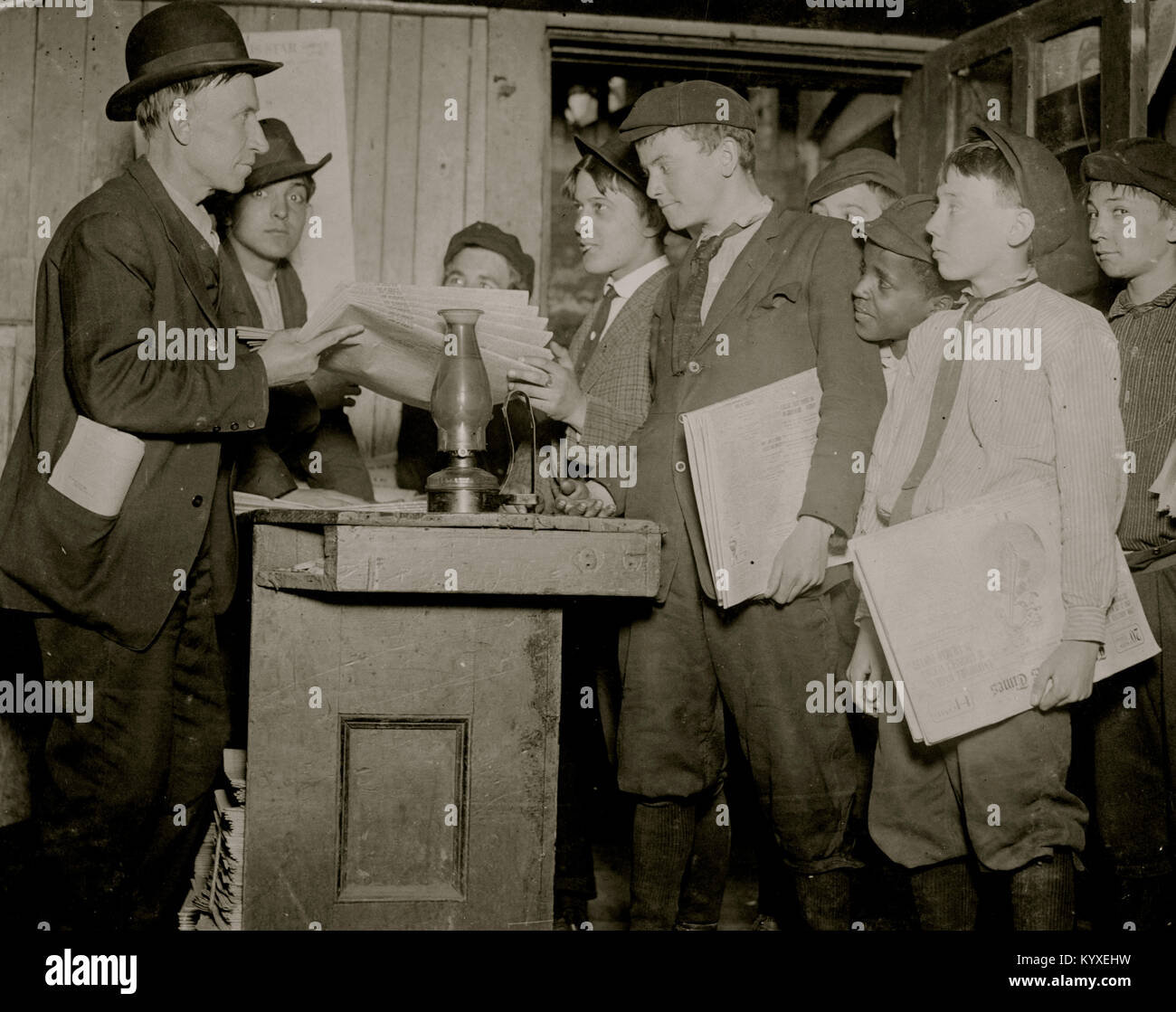 Newspaper branch office hi-res stock photography and images - Alamy