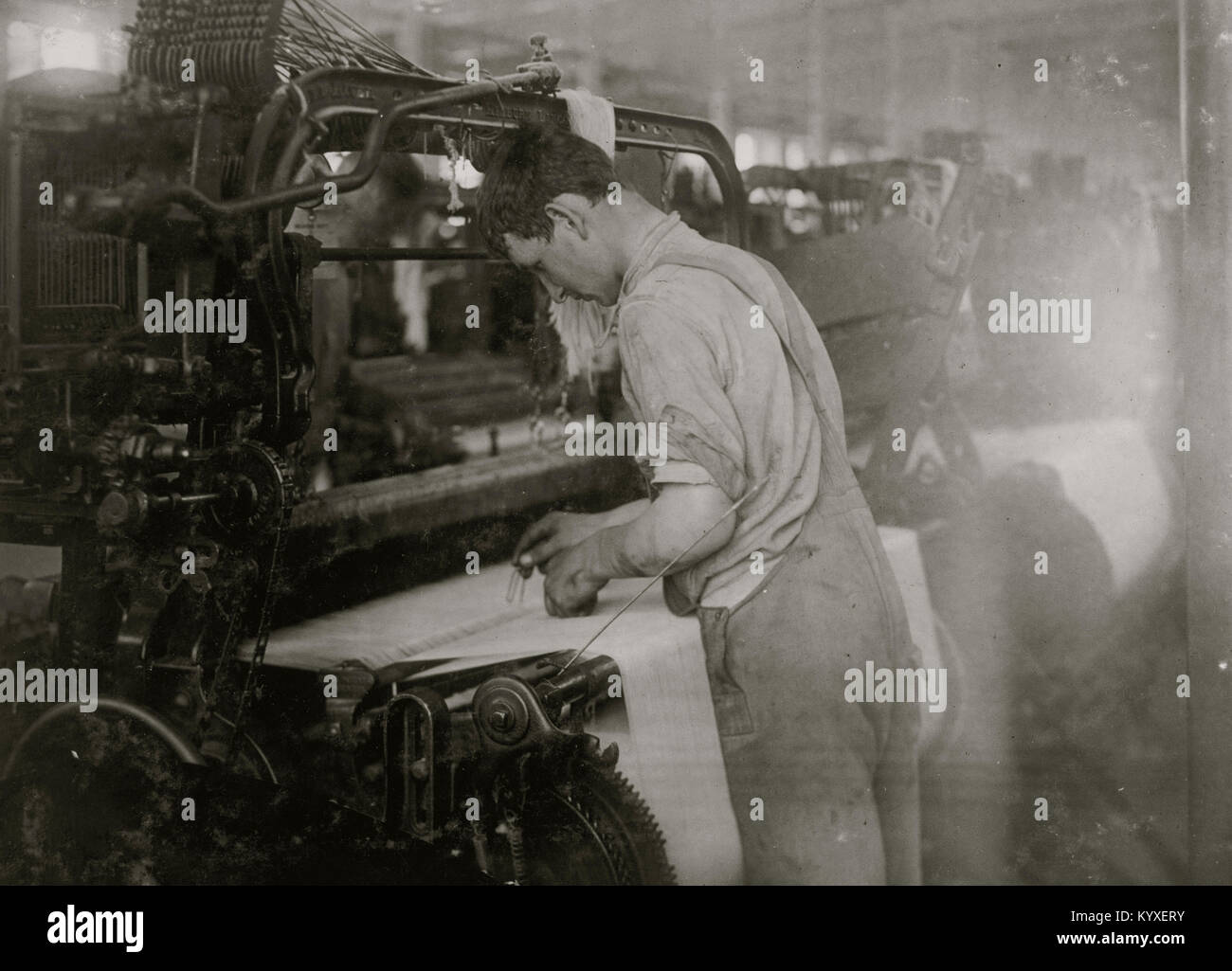 Weave hi-res stock photography and images - Alamy