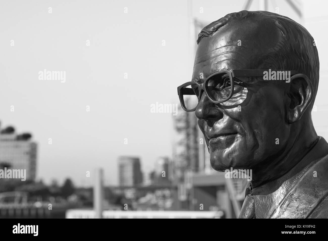 Modern vancouver sculpture Black and White Stock Photos & Images - Alamy
