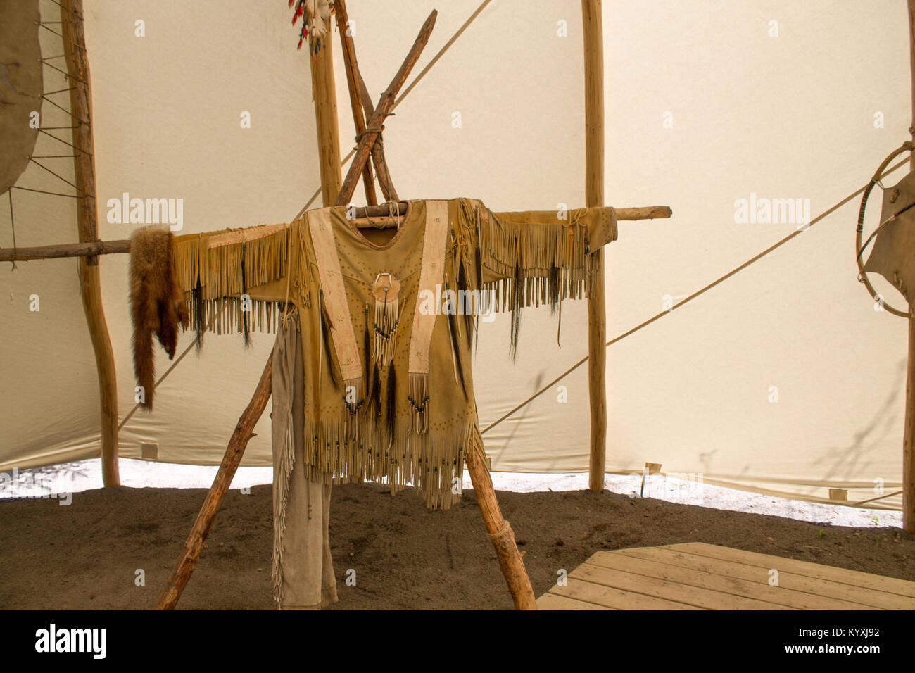 First nations hunting canada hi-res stock photography and images - Alamy