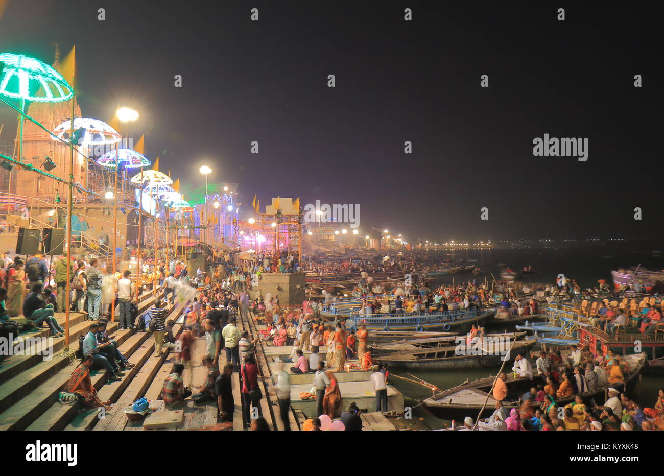 Crowd of people at dashashwamedh ghat hi-res stock photography and ...