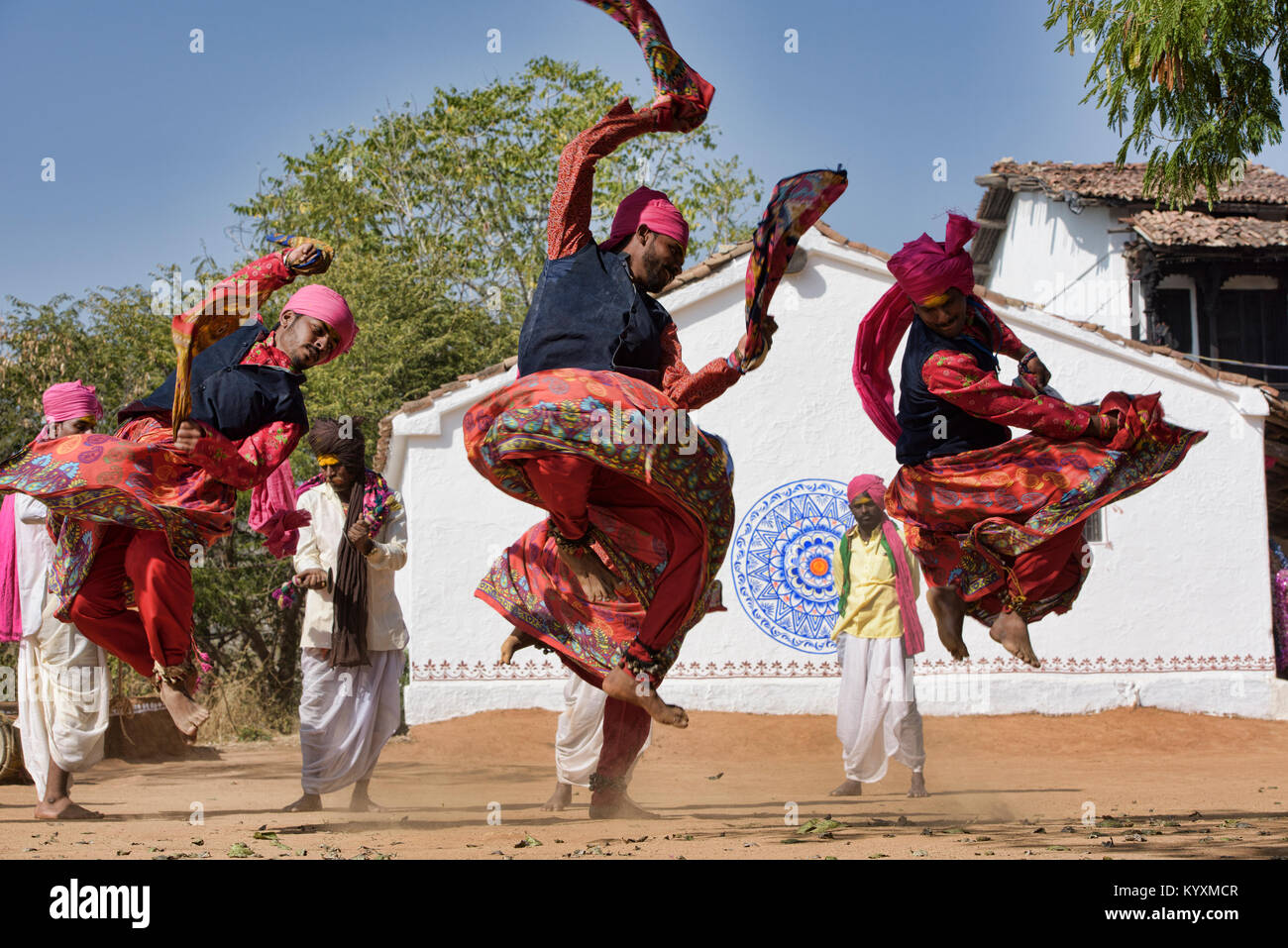 Rajasthani dance hi-res stock photography and images - Alamy