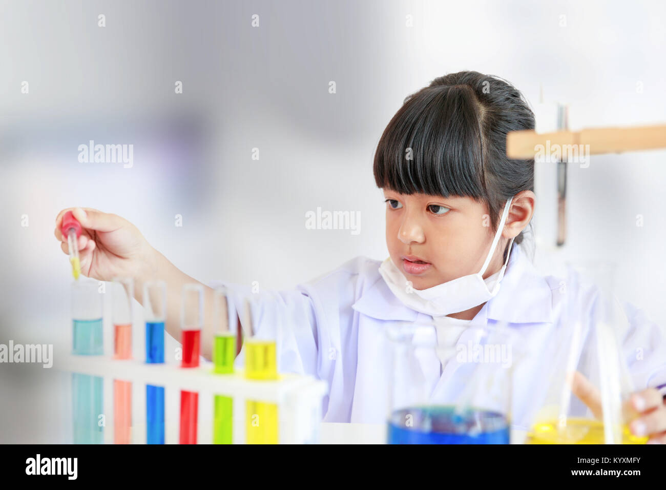 School science lab asia hi-res stock photography and images - Alamy