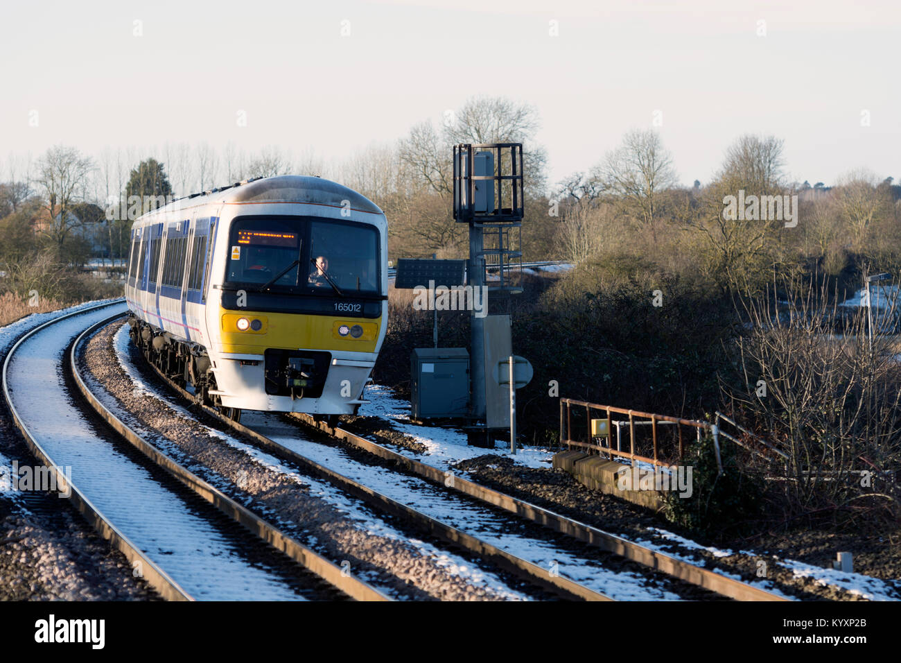 Class 165 Chiltern Railways diesel train approaching Warwick Parkway ...