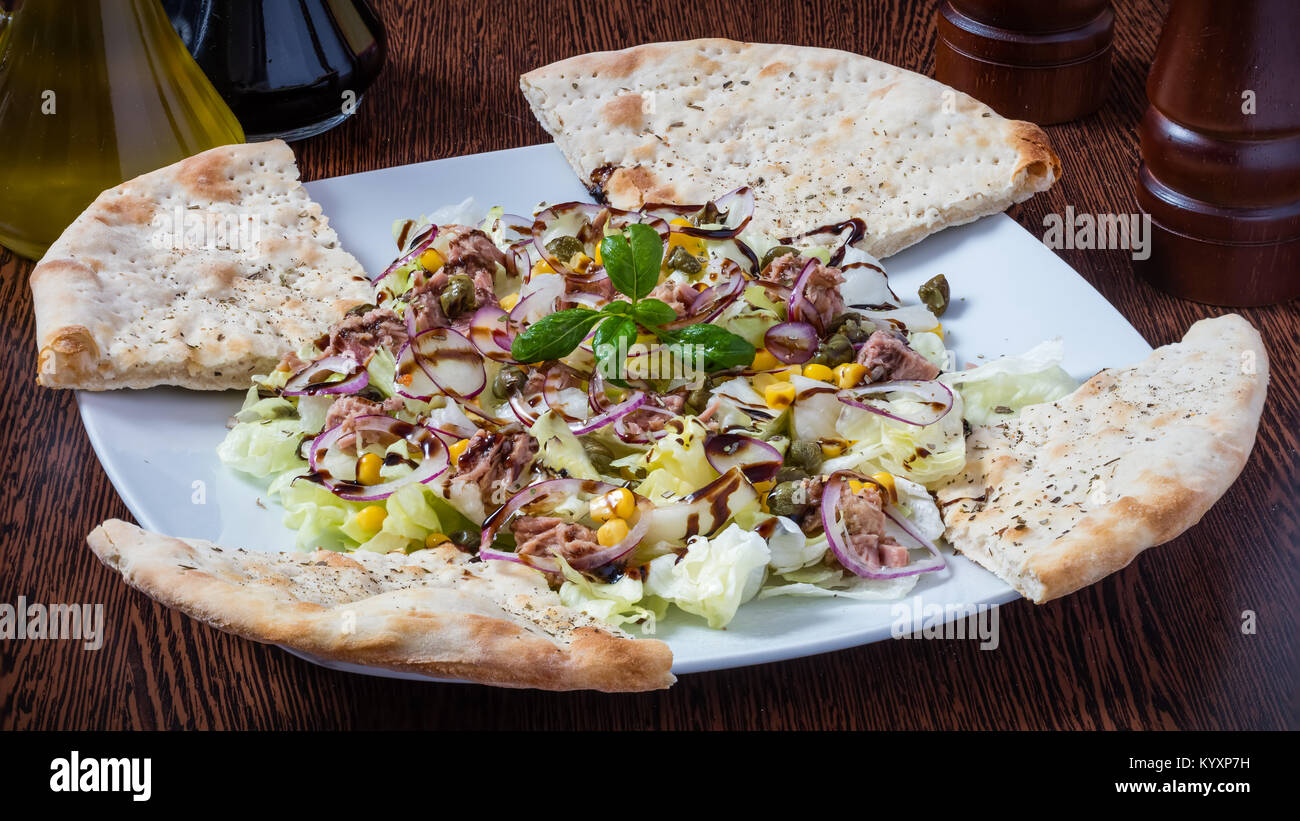 green salad with ton and focaccia Stock Photo - Alamy
