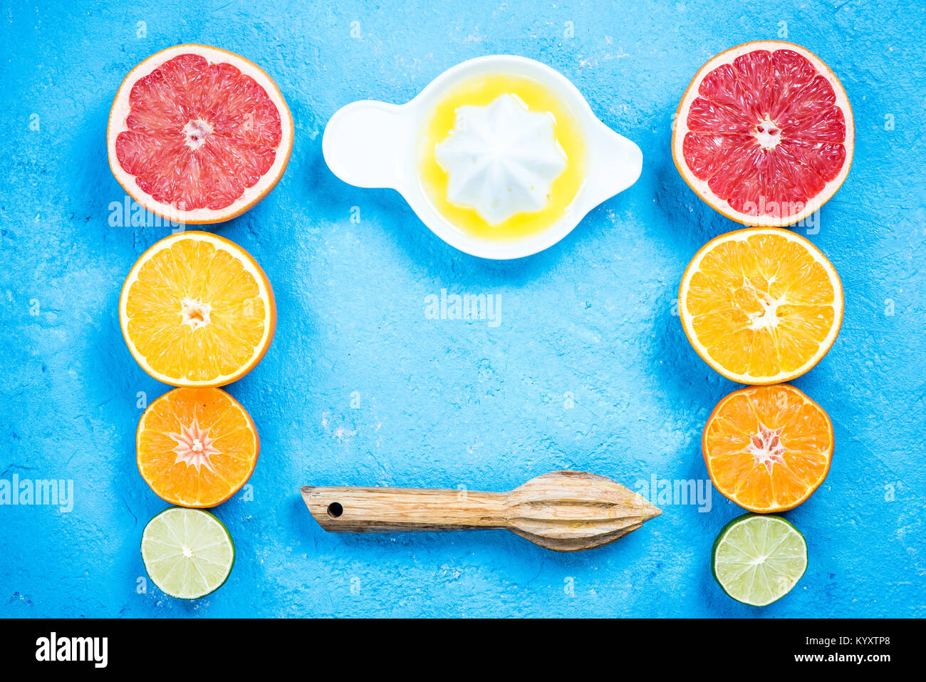 Citrus fruits halves flat lay Stock Photo - Alamy