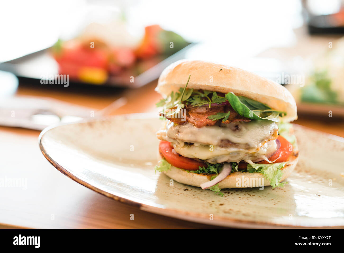 Burger plate hi-res stock photography and images - Alamy