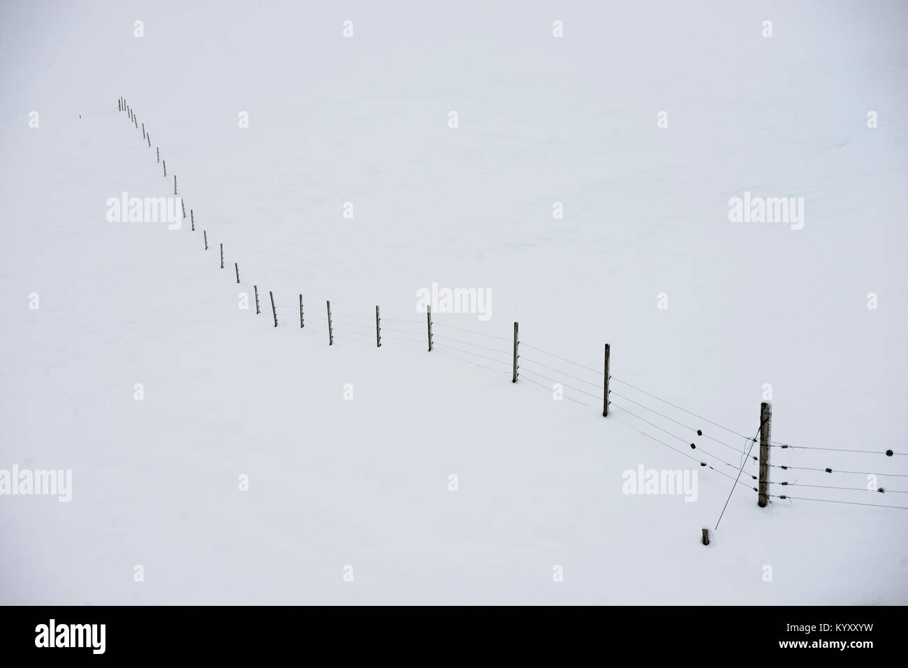 White fence field hi-res stock photography and images - Alamy