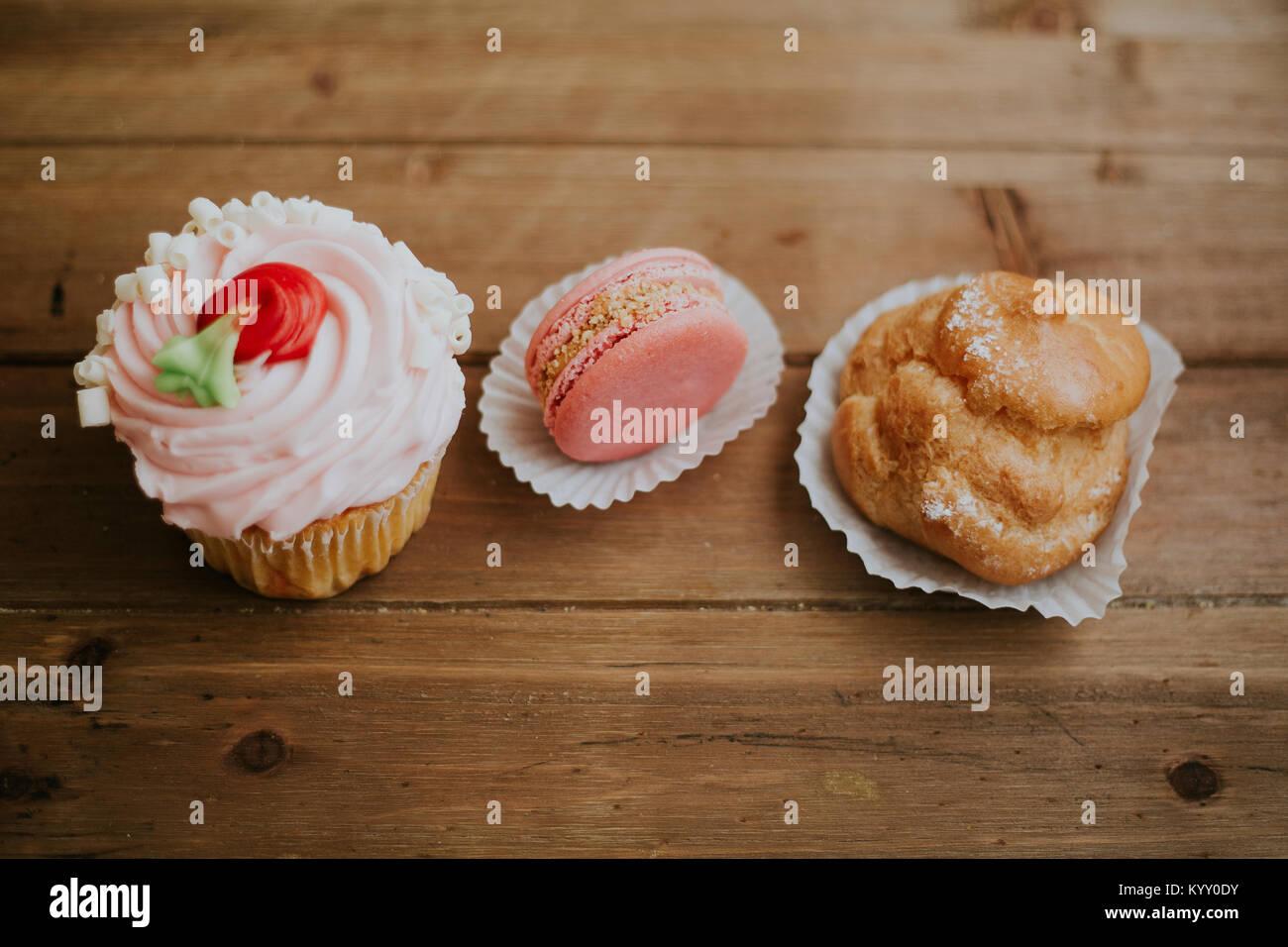 Food side angle hi-res stock photography and images - Alamy