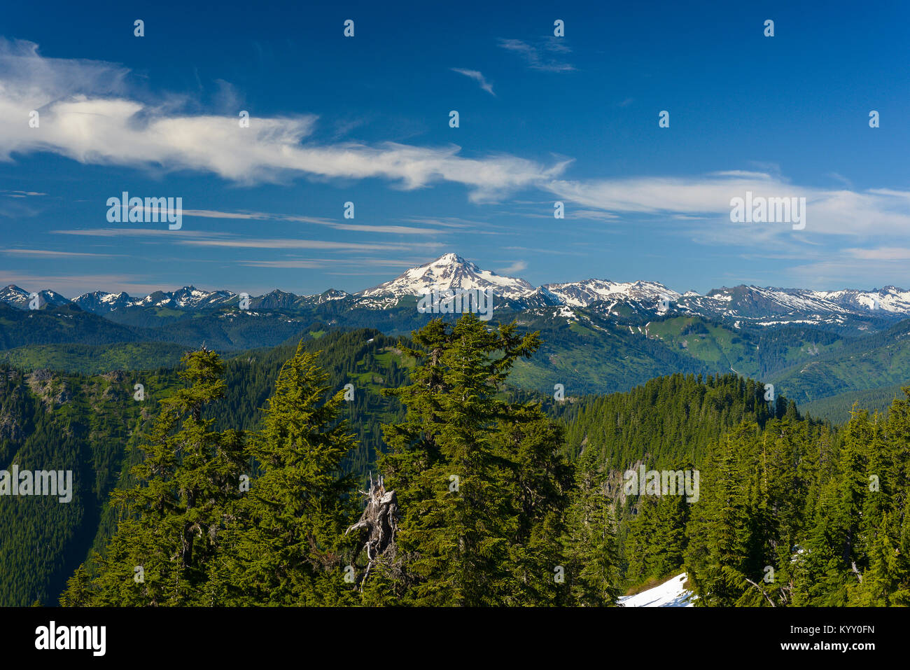 Mountain ranges hi-res stock photography and images - Alamy